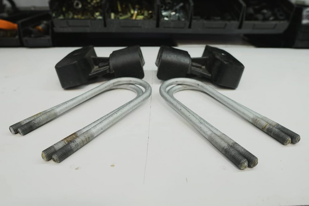 AO Fox 2.5 Rear Shocks - Sprinter 3500 4x4 & 2WD RV - Agile Off Road